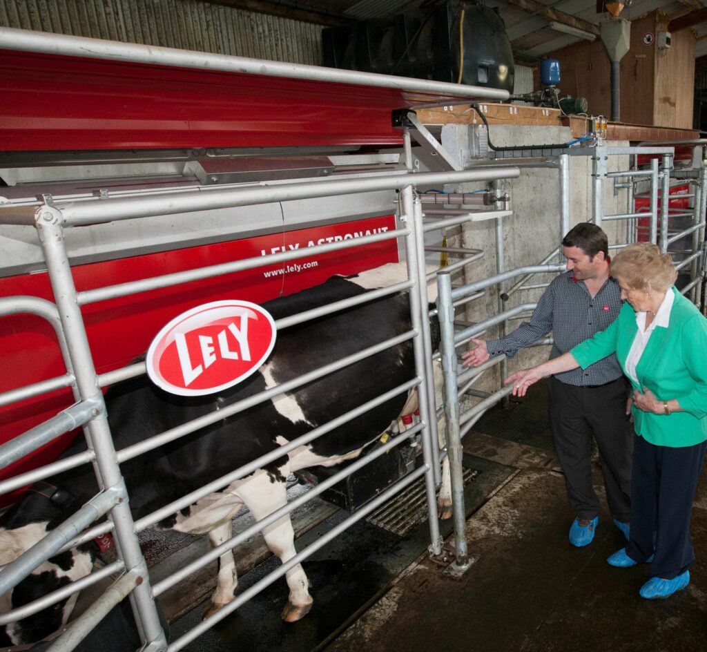 Lely live robotic milking cows are on the move - Agriland.ie