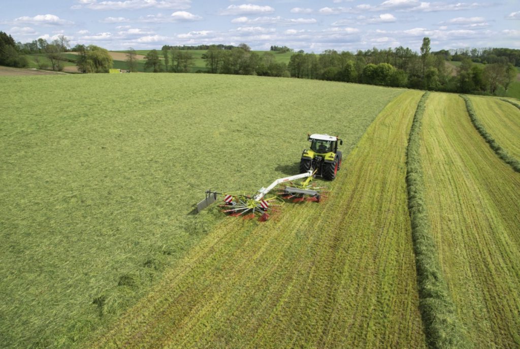 New Claas swather compact on the road and flexible in the field ...