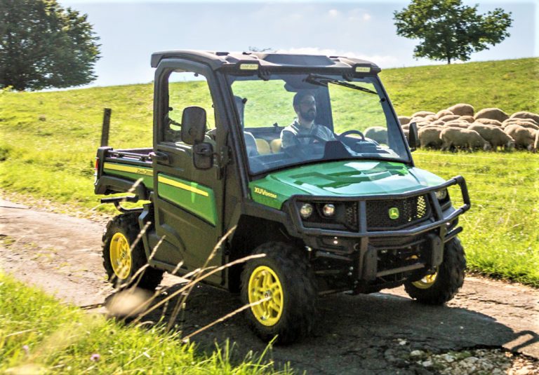'Watch out for the gators': John Deere to expand Gator range - Agriland.ie
