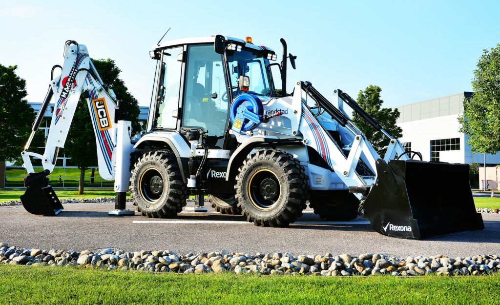 3 eye-catching JCBs to headline at major motor show - Agriland.ie