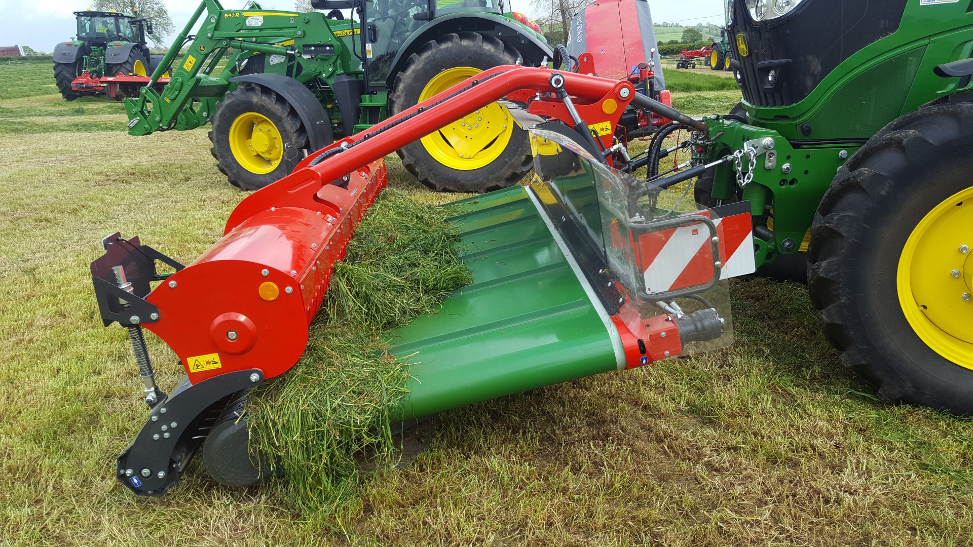 Grass & Muck: Front-mounted grouper needs no PTO - Agriland.ie