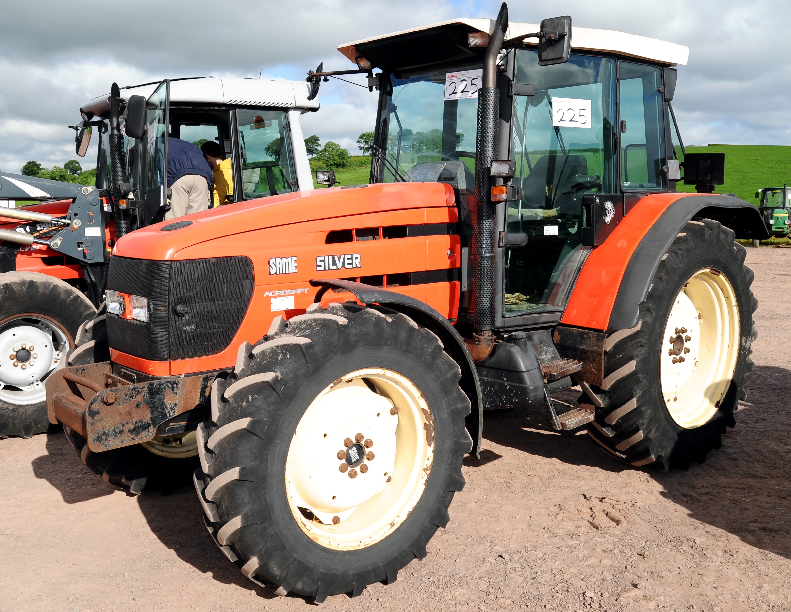 Auction report: Bagging a bargain at Tyrone tractor sale? - Agriland.ie
