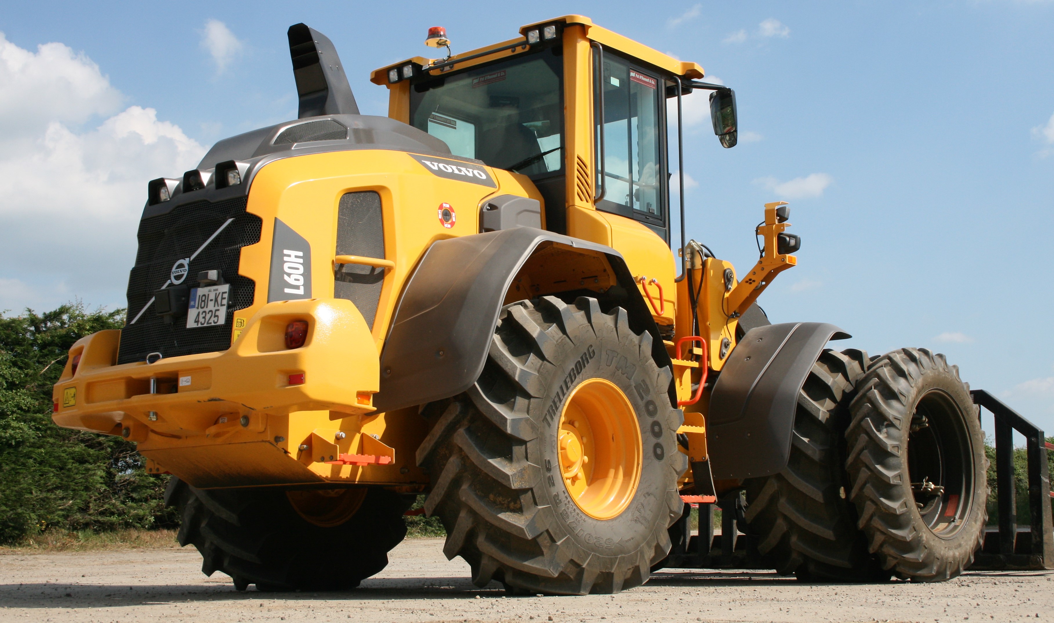 Video: Choosing a Volvo over a JCB in Co. Kildare - Agriland.ie