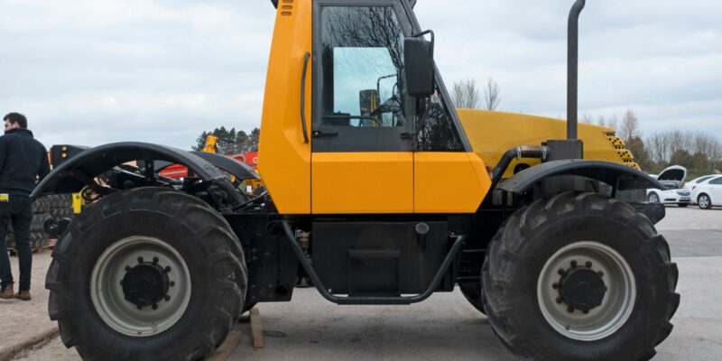 On-site pics: Prototype JCB Fastrac sells at auction for £15,000 ...
