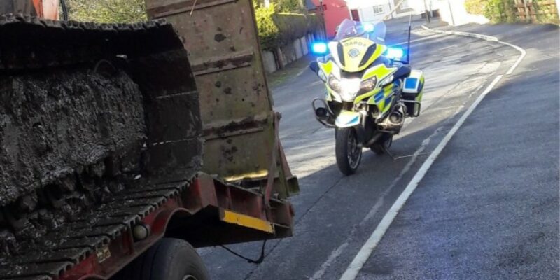 Tractor 'stopped in its tracks' for unsecured load - Agriland.ie