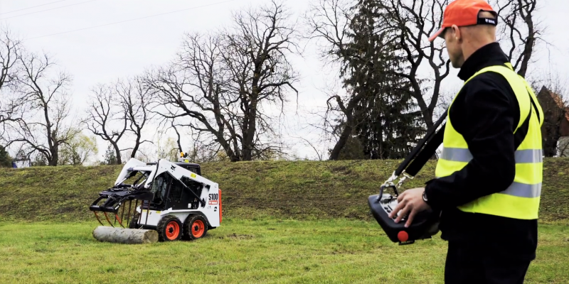 'Plug and play' remote-control kit launched for skid-steer loaders ...