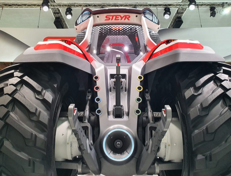 Striking Steyr 'concept tractor' pulls the punters at Agritechnica ...