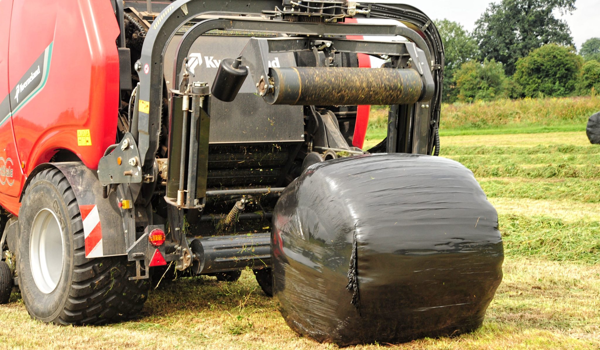 Machinery Focus: Kverneland sets continuous pace with round baler