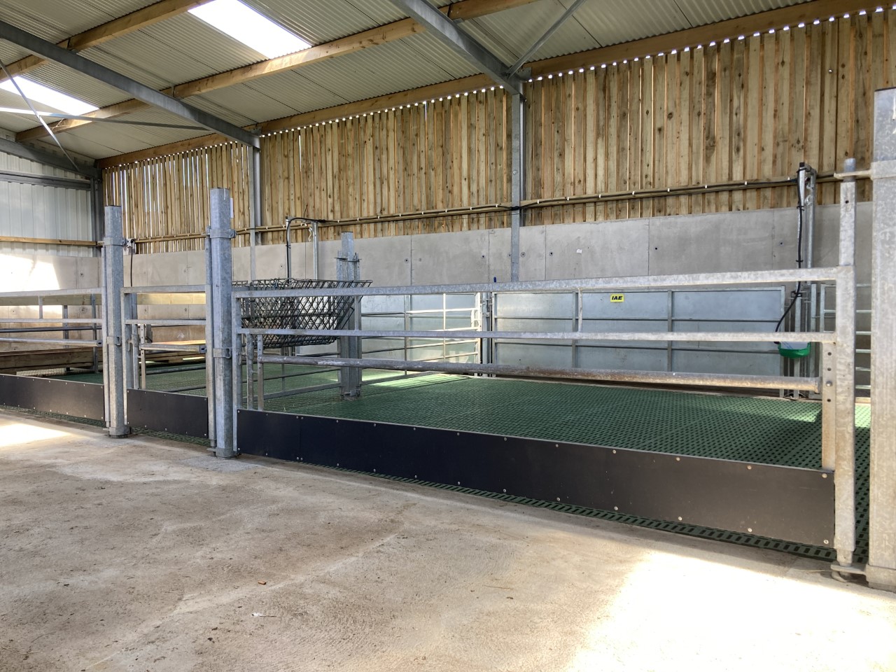 Buildings Focus: 4-bay slatted sheep shed with handling unit in Kerry
