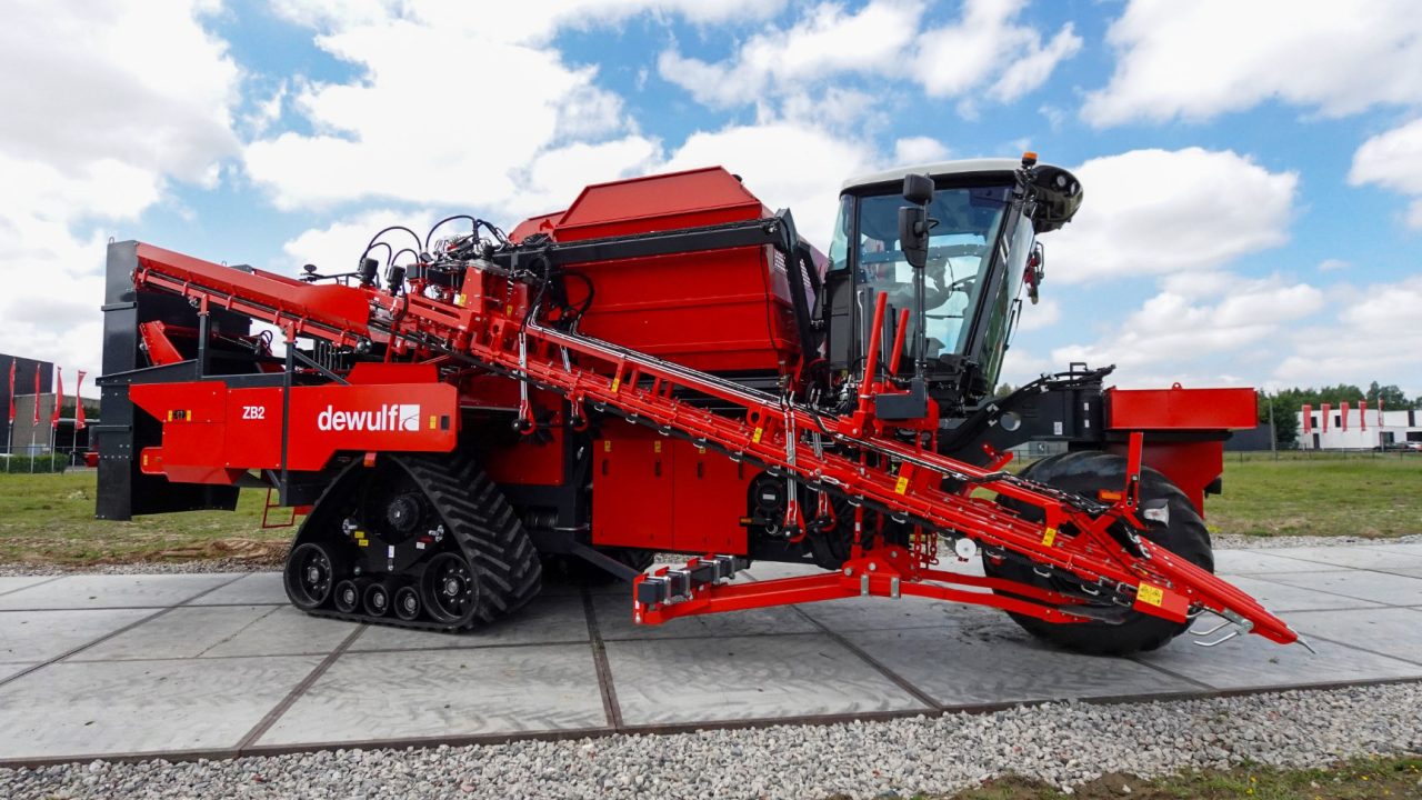 Dewulf's ZB2 updates give greater bunker capacity - Agriland.ie