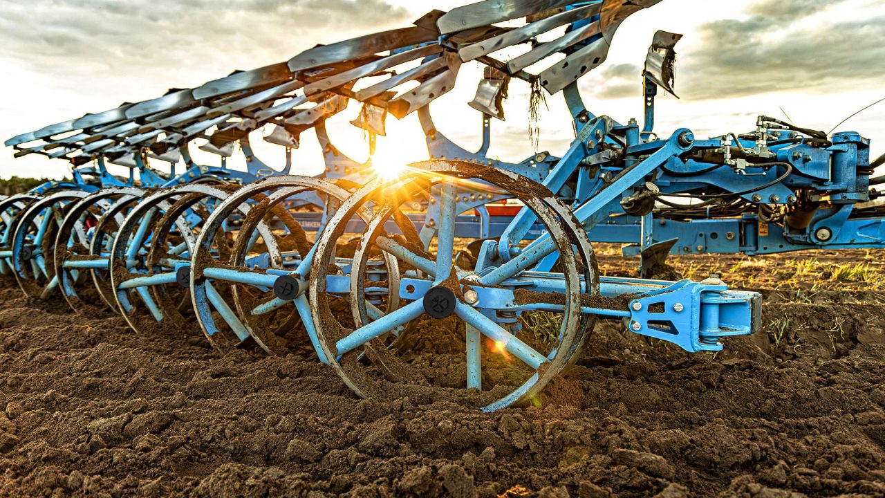 Lemken breaks new ground with mounted 8-furrow press - Agriland.ie
